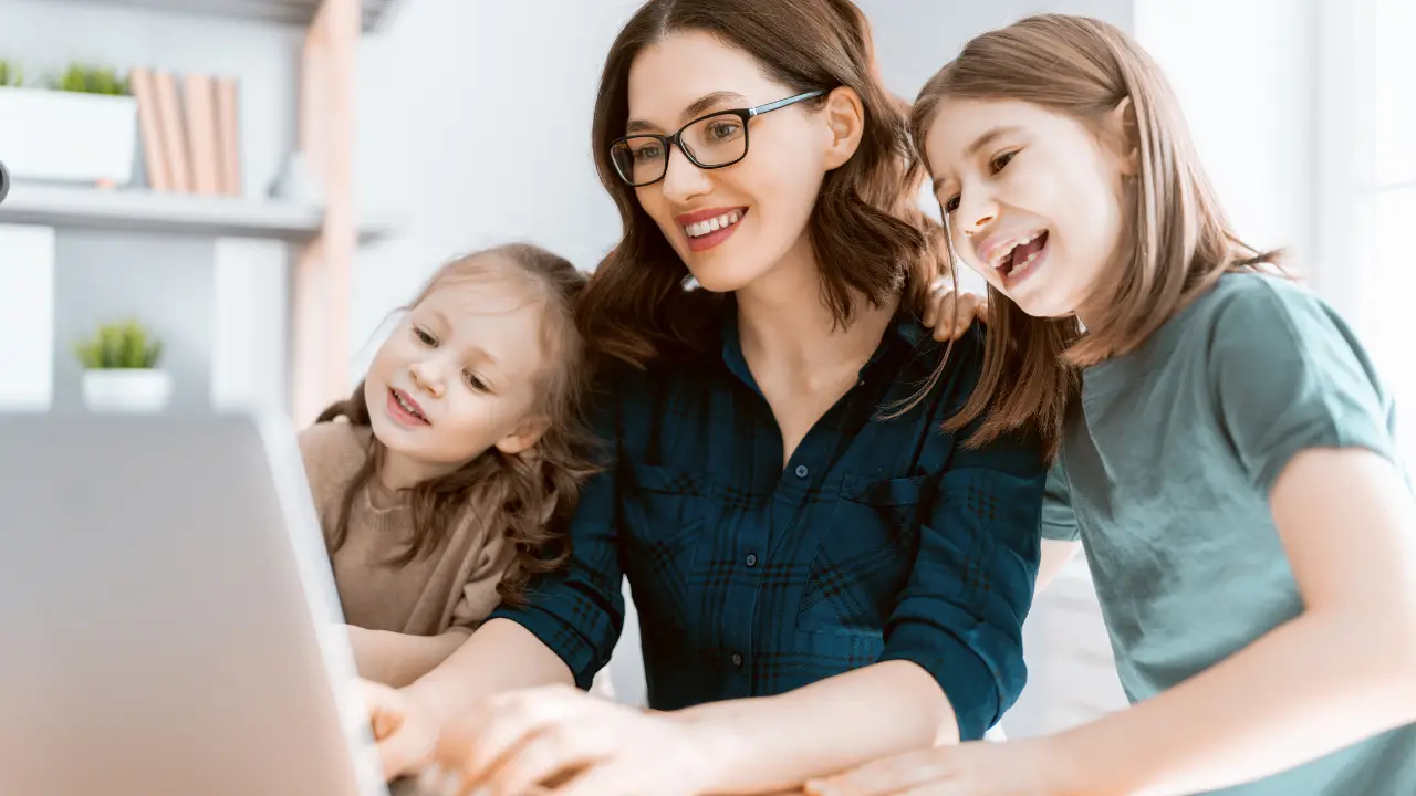 How to Create a Digital Homeschool Portfolio + FREE Template