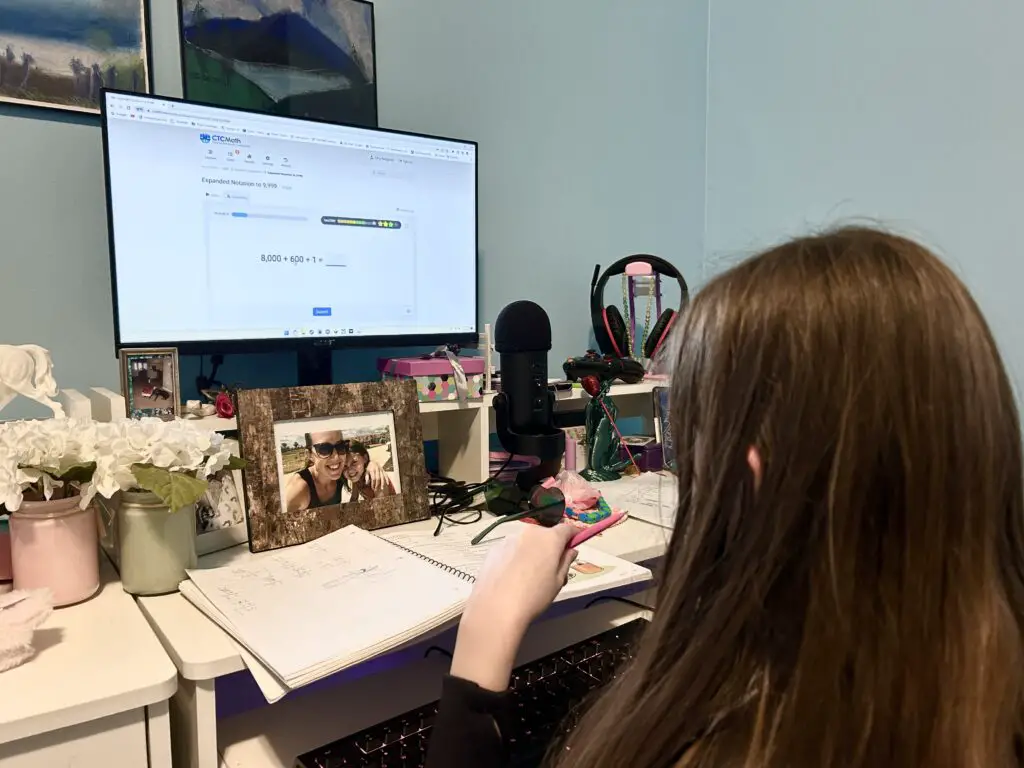 Online Math Curriculum: 5 Benefits for Struggling Learners